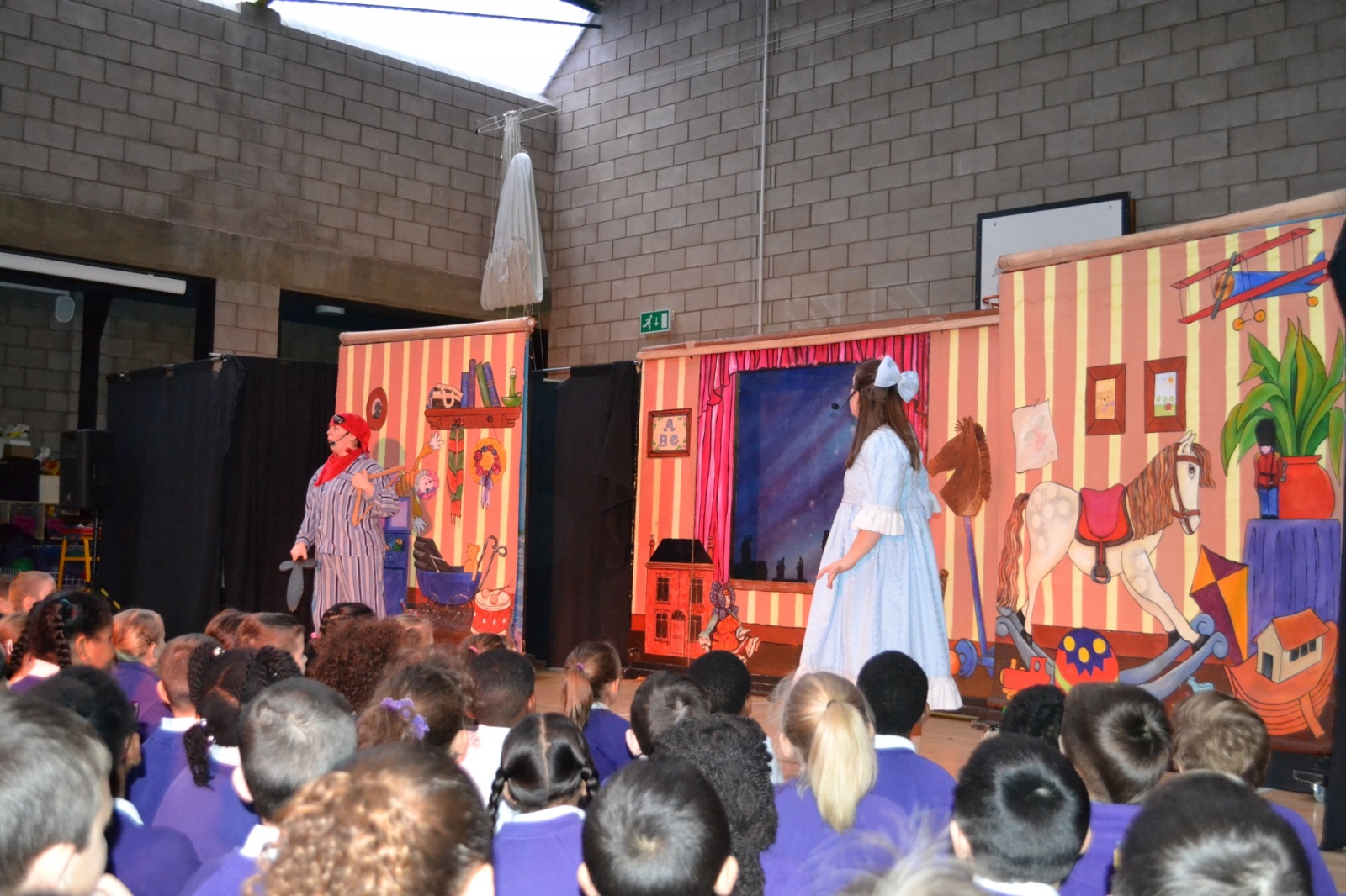 Putnoe Primary School - December 2018: Pantomime